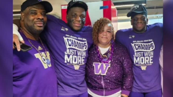 Family to cheer on twins as their Washington Huskies battle Michigan ...