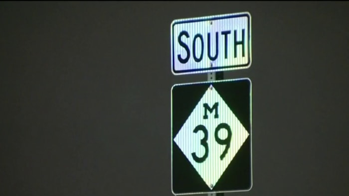 SB Southfield Freeway closed at Outer Drive due to flooding