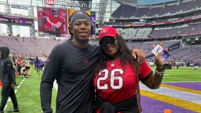 Belleville high grad plays for the Tampa Bay Bucs