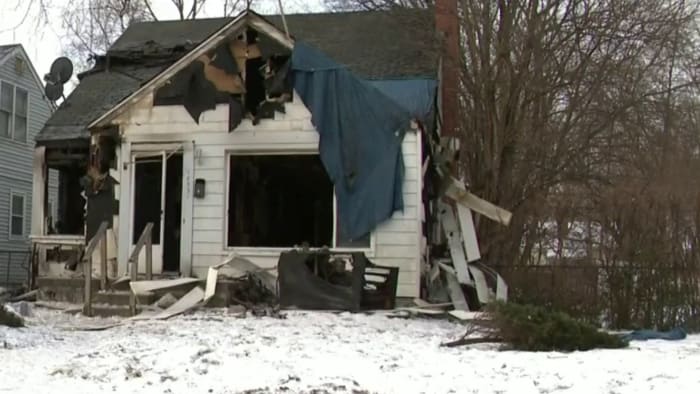Arson investigators probe house fire on Detroit’s west side after 2 injured