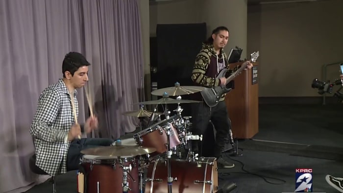 2 musicians connect, jam together after receiving life-saving brain ...