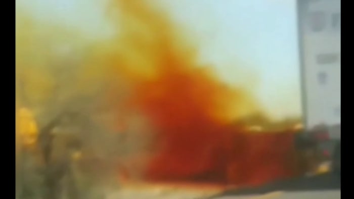 Truck hauling nitric acid crashes, causing toxic spill on Arizona highway