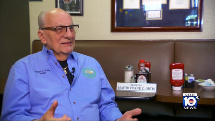 Pembroke Pines Mayor Frank Ortis retiring after 2 decades of service
