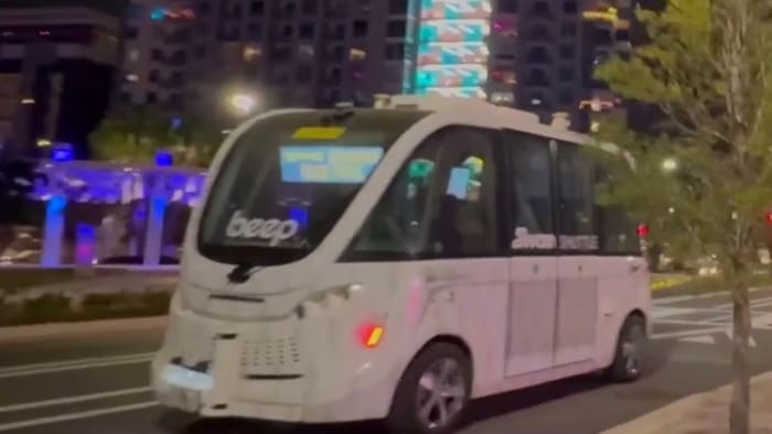 BEEP BEEP: Autonomous shuttles resume operations in downtown Orlando