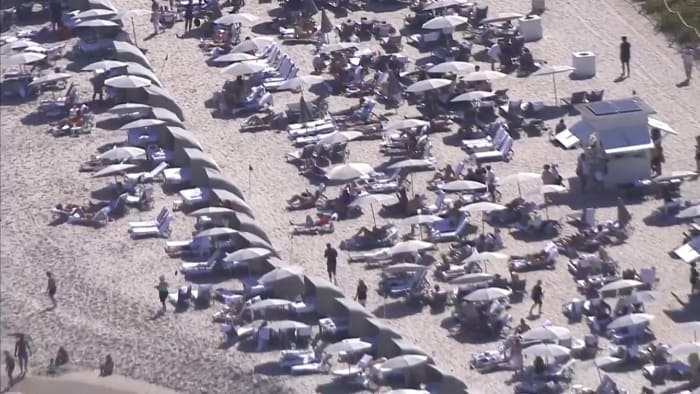 Spring breakers invade beaches, many leave garbage behind
