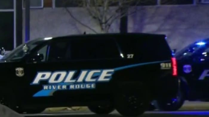 2 shot in Ecorse, die in vehicle outside River Rouge police station ...