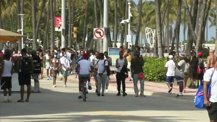 Miami Beach braces for new spring break visitors with curfew back in place