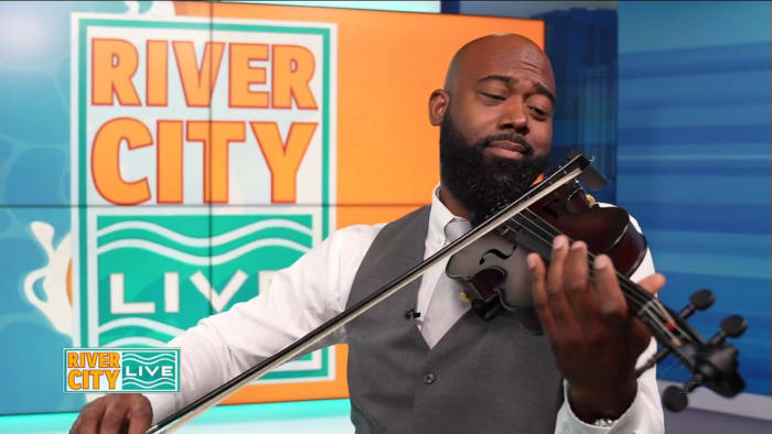 Soul Violinist Omari Dillard Returning for Mother’s Day