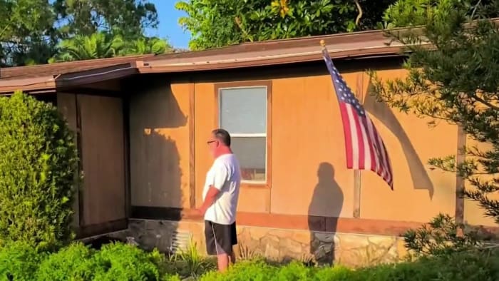 Brevard County man sings to cheer up neighbors every night during COVID ...