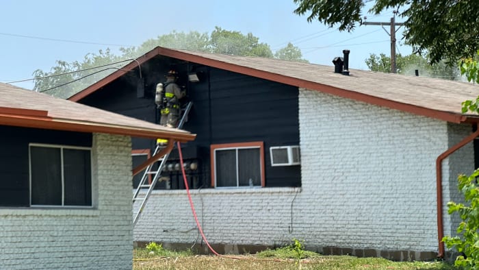 Residents displaced after four apartments damaged in fire, SAFD says