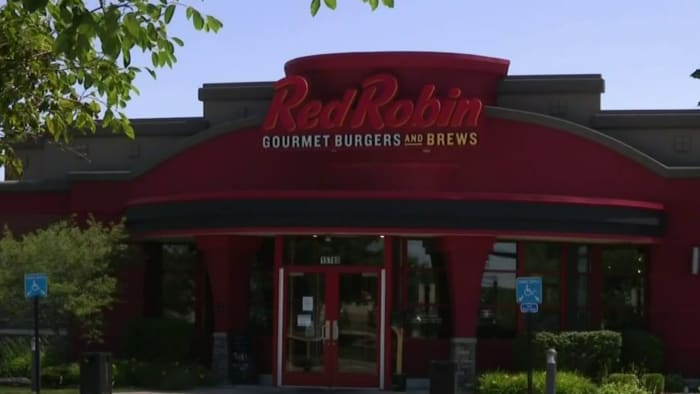 Red Robin in Clinton Township closes after employees test positive for ...