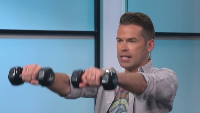 feel-confident-showing-off-your-shoulders-with-four-easy-upper-body