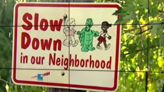 Is it legal for residents to post fake speed limit signs that are lower ...