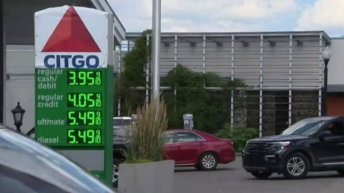Drivers line up for $4 a gallon gas in Dearborn
