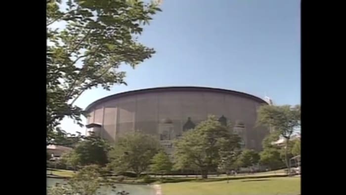 In 1993, the Spurs said goodbye to the HemisFair Arena - KSAT 12 Archives