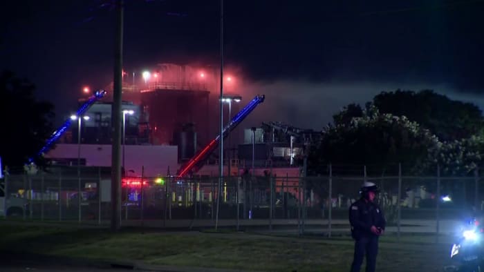 Sherwin-Williams plant in North Texas on fire after possible explosion ...