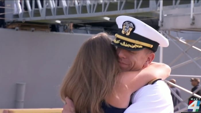 Sailors onboard USS Mason arrive, dock at Naval Station Mayport