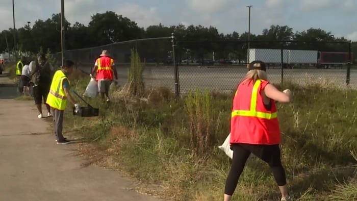 Volunteers, community leaders work to clean up Bissonnet Track