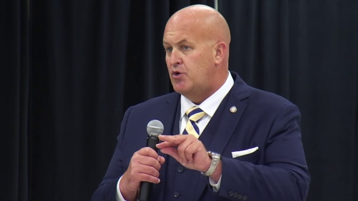 Roanoke community meets police chief finalist, Scott Booth