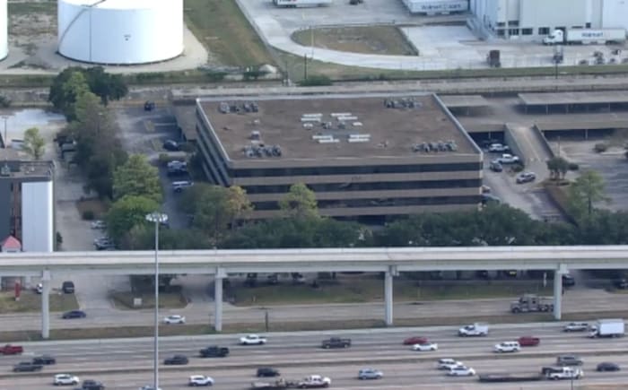 Man barricades himself inside office in north Houston, SWAT responding ...
