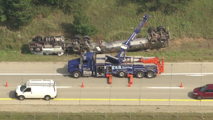 Update: US 23 reopen after tanker carrying 3,500 gallons of sulfuric acid overturned