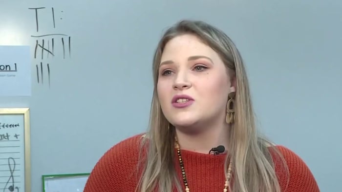 Local elementary teacher Alexis McLaughlin makes it to NBC’s The Voice’