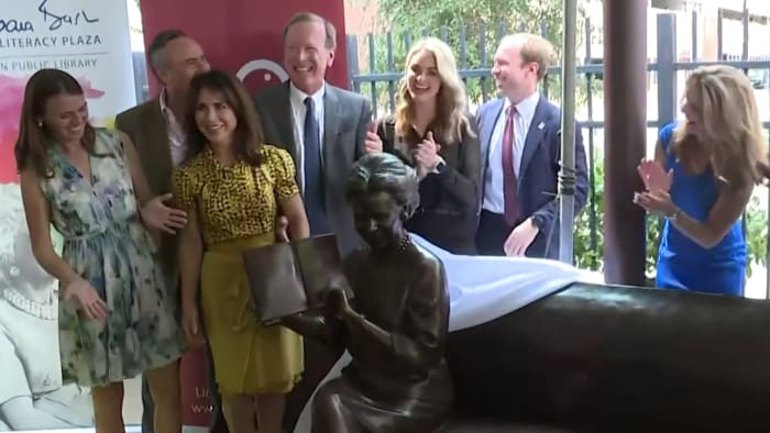 The City of Houston reveals beautiful new statue of former First Lady ...