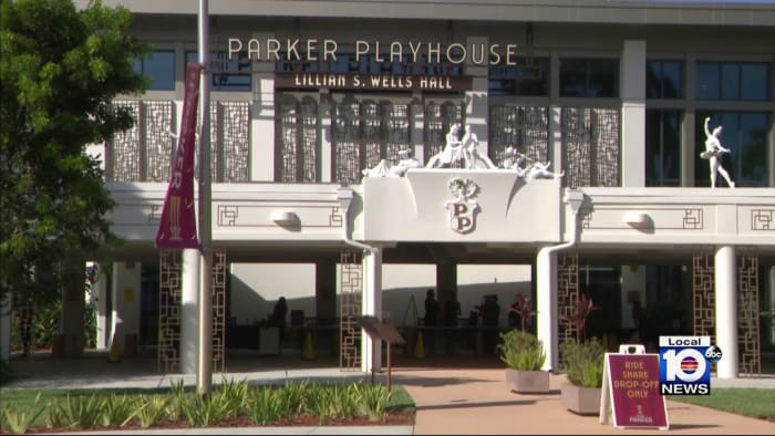 Local 10’s Calvin Hughes emcees Black Achievers Awards at Parker ...