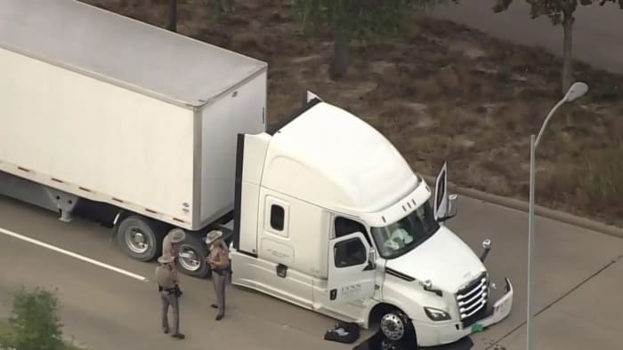 Suspect in 18-wheeler chase taken into custody in Fort Bend County