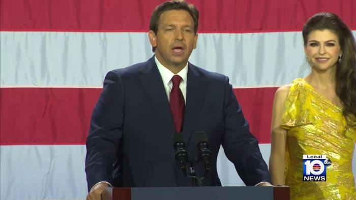 El gobernador Ron DeSantis reclama la victoria para el segundo mandato