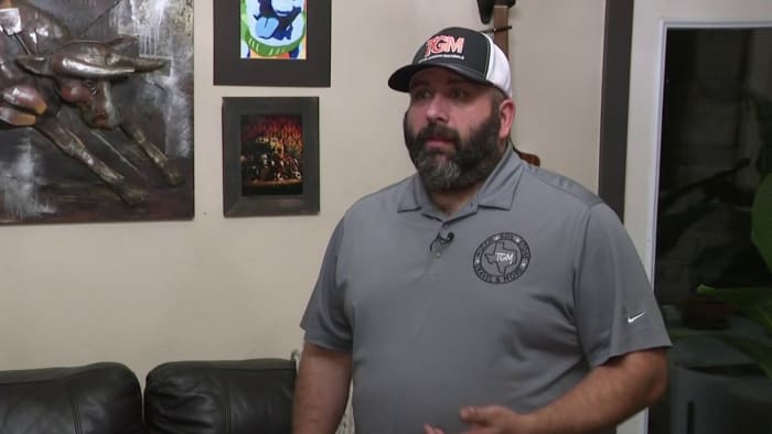 Driver on US 59 hailed a hero after pulling Houston PD officer to ...