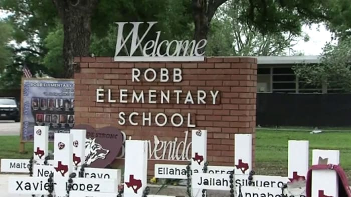 Families of Robb Elementary shooting victims struggle with graphic ...