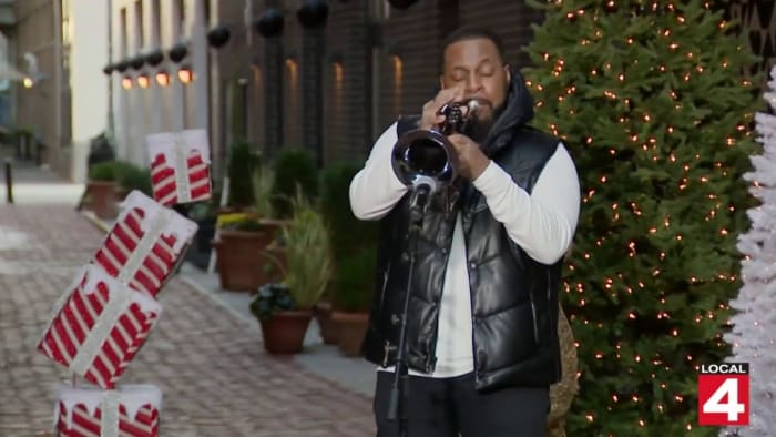 Lin Rountree performs ahead of America’s Thanksgiving Parade in Detroit