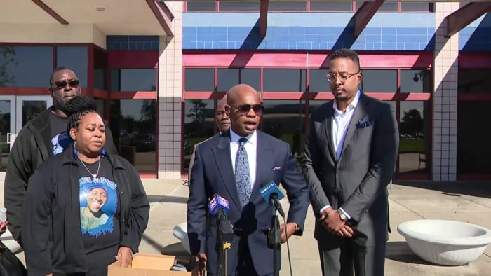 ‘I am not satisfied’: Mother of TDCJ officer who died while trying to ...