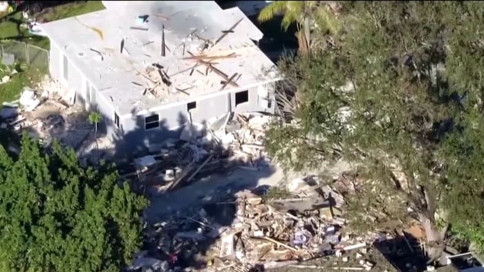 Florida house explosion injures 4 and investigators are eyeing gas as ...
