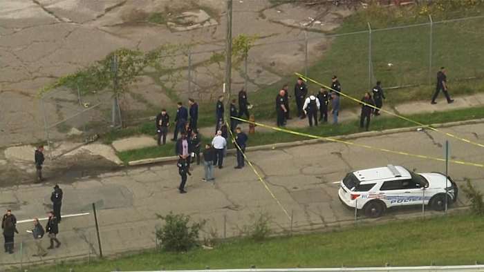 2 officers grazed, suspect killed on Detroit’s east side