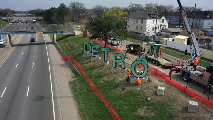 Detroit Gateway sign welcoming visitors along I-94 installed