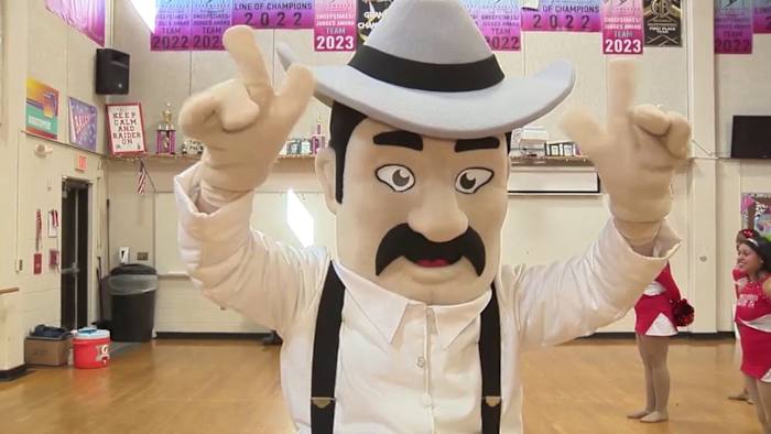 Mascot Monday: Taft HS unveils new costume, new design for ‘Rowdy’ to ...