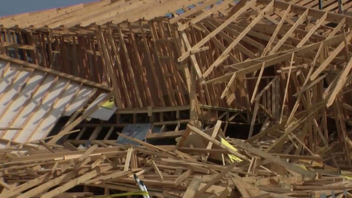 Lightning and downed power lines shock 4 during severe storms in ...
