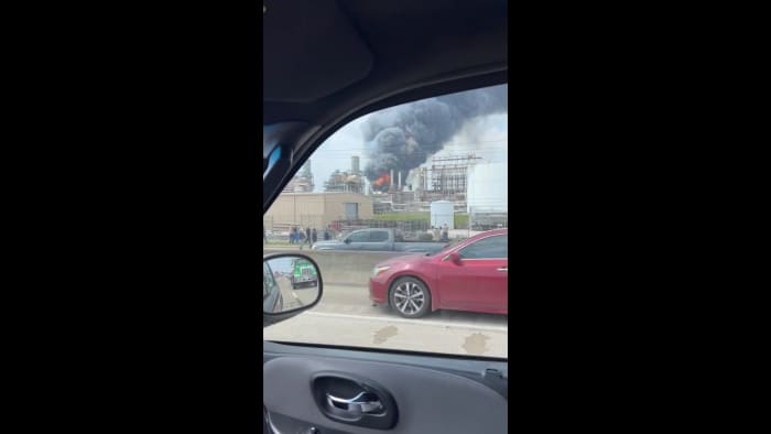 Massive fire after explosion at plant in Deer Park - 2023-05-05