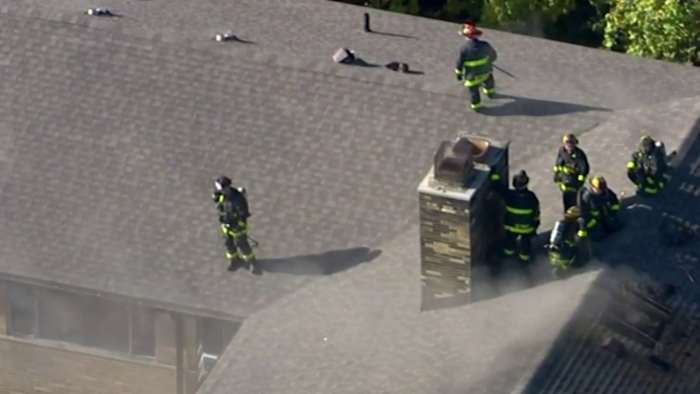 Detroit fire crews investigate 2-alarm apartment fire as potential arson