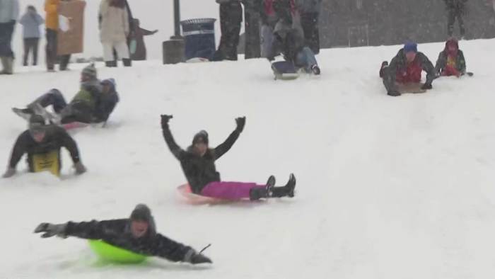 Snow in Houston: KPRC 2's Gage Goulding goes sledding at Miller Outdoor ...