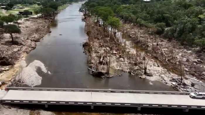 Ingram residents urge leaders to drain nearby lake after flooding