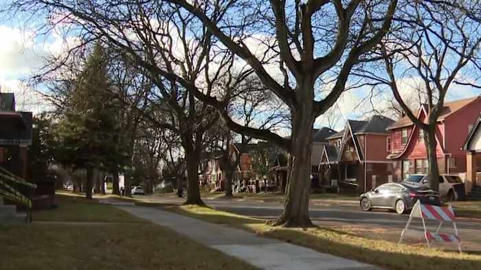 Detroit resident finds baby on porch on night of Thanksgiving