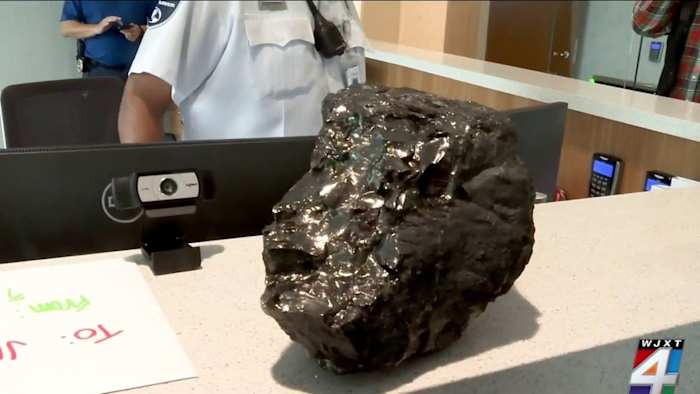 Jacksonville advocacy groups deliver ‘coal for Christmas’ to JEA in ...
