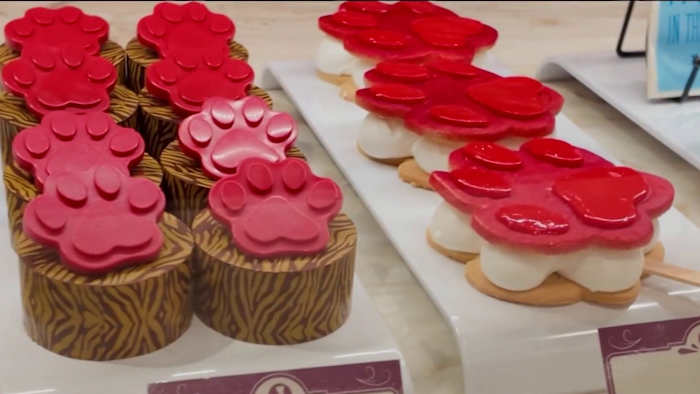 🍬 Sweets, suites combine new characters with nostalgic Disney World ...
