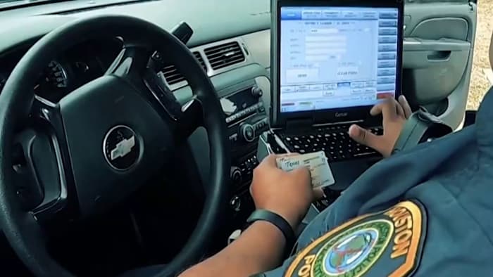 Houston council member proposes change to HPD policy on ICE warrants ...