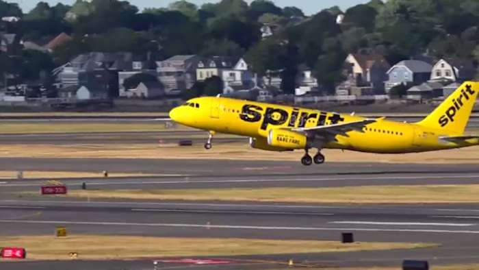 Passengers revive man after medical episode on plane