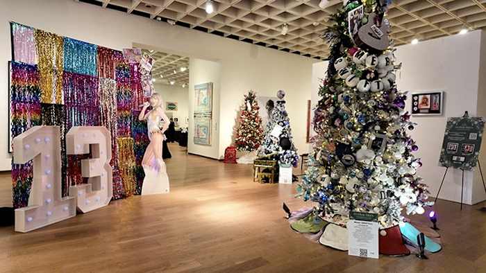 Celebrate ‘SWIFTmas’ with Taylor Swift inspired trees, wreaths at ...