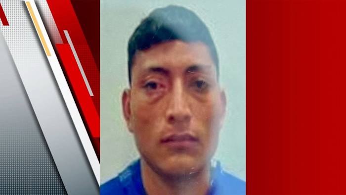 Man Turns Himself In After Fleeing While Being Served Federal Warrant